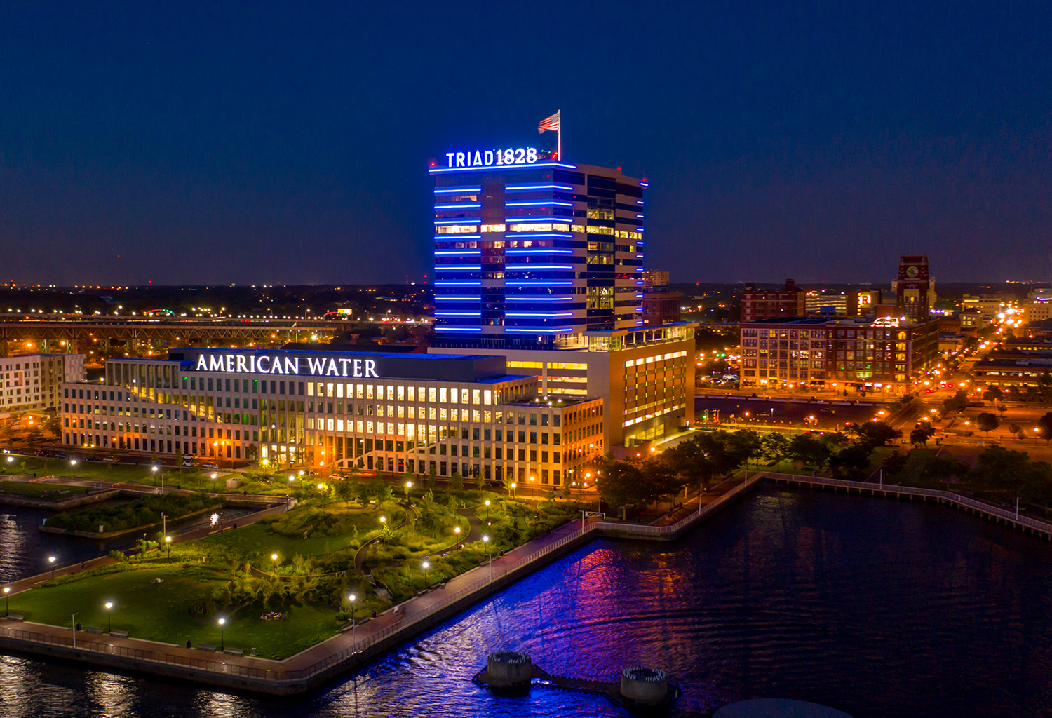 TRIAD1828 CENTRE - CBB